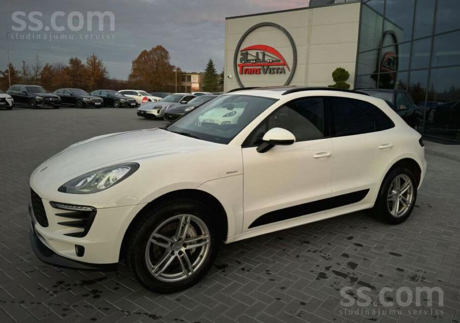 White Porsche Macan 2016 in Telschi, with an engine capacity of 3.00 L and mileage of 216 thousand km for 23899 €, photo 9 on AUTOMOTO.COM.LV