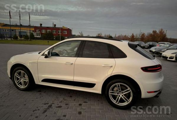 White Porsche Macan 2016 in Telschi, with an engine capacity of 3.00 L and mileage of 216 thousand km for 23899 €, photo 9 on AUTOMOTO.COM.LV
