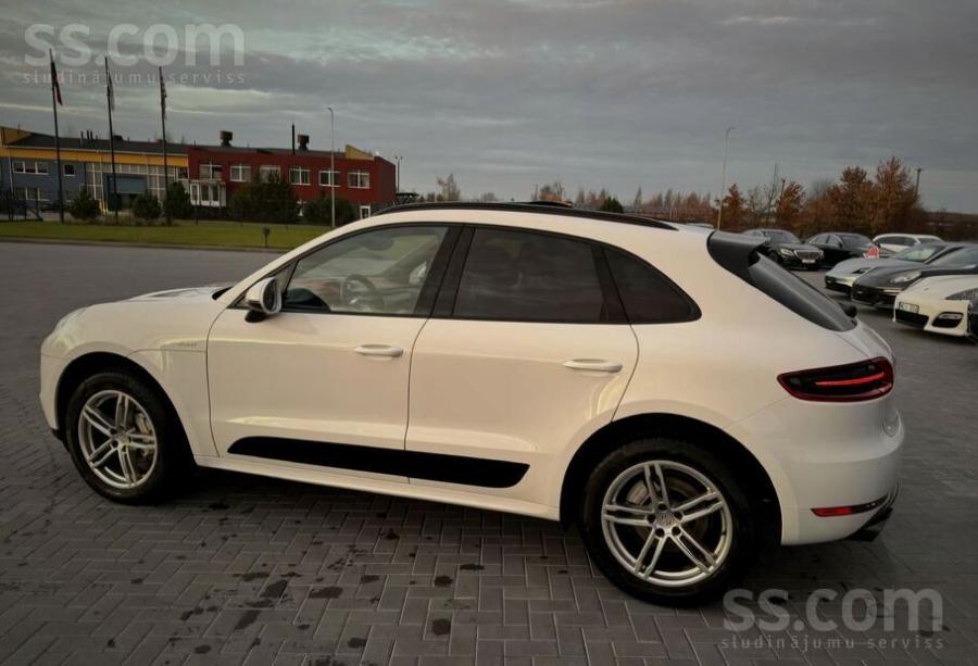White Porsche Macan 2016 in Telschi, with an engine capacity of 3.00 L and mileage of 216 thousand km for 23899 €, photo 10 on AUTOMOTO.COM.LV