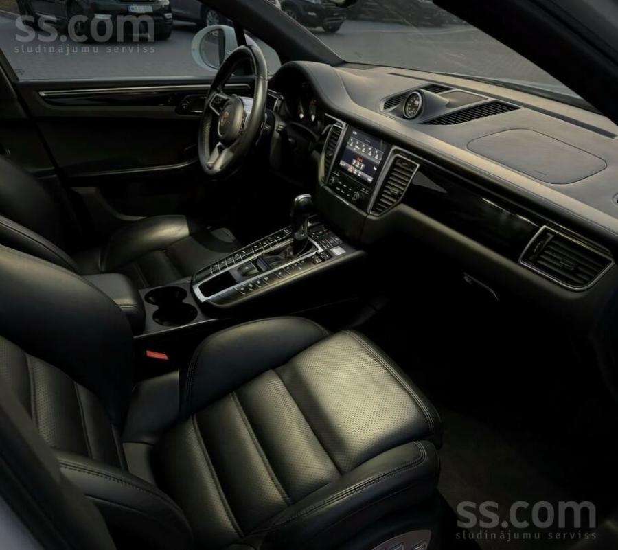 White Porsche Macan 2016 in Telschi, with an engine capacity of 3.00 L and mileage of 216 thousand km for 23899 €, photo 12 on AUTOMOTO.COM.LV