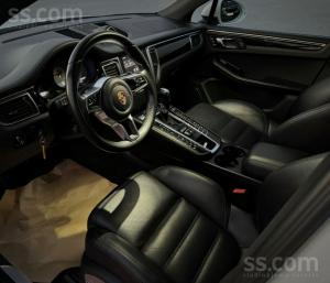 White Porsche Macan 2016 in Telschi, with an engine capacity of 3.00 L and mileage of 216 thousand km for 23899 €, photo 13 on AUTOMOTO.COM.LV