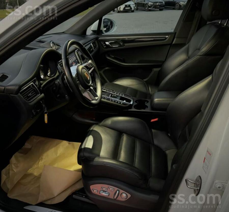 White Porsche Macan 2016 in Telschi, with an engine capacity of 3.00 L and mileage of 216 thousand km for 23899 €, photo 14 on AUTOMOTO.COM.LV