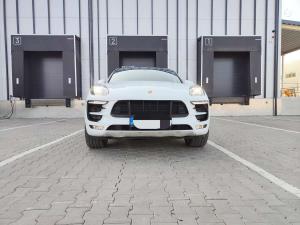 White Porsche Macan 2016 in Vilnius, with an engine capacity of 3.00 L and mileage of 112 thousand km for 24950 €, photo 5 on AUTOMOTO.COM.LV
