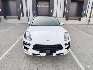 White Porsche Macan 2016 in Vilnius, with an engine capacity of 3.00 L and mileage of 112 thousand km for 24950 €, photo 6 on AUTOMOTO.COM.LV