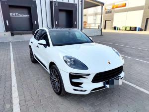 White Porsche Macan 2016 in Vilnius, with an engine capacity of 3.00 L and mileage of 112 thousand km for 24950 €, photo 12 on AUTOMOTO.COM.LV