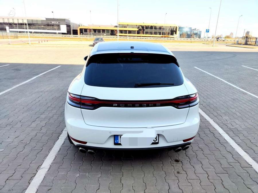 White Porsche Macan 2016 in Vilnius, with an engine capacity of 3.00 L and mileage of 112 thousand km for 24950 €, photo 15 on AUTOMOTO.COM.LV
