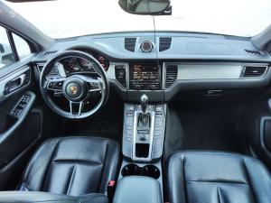 White Porsche Macan 2016 in Vilnius, with an engine capacity of 3.00 L and mileage of 112 thousand km for 24950 €, photo 17 on AUTOMOTO.COM.LV