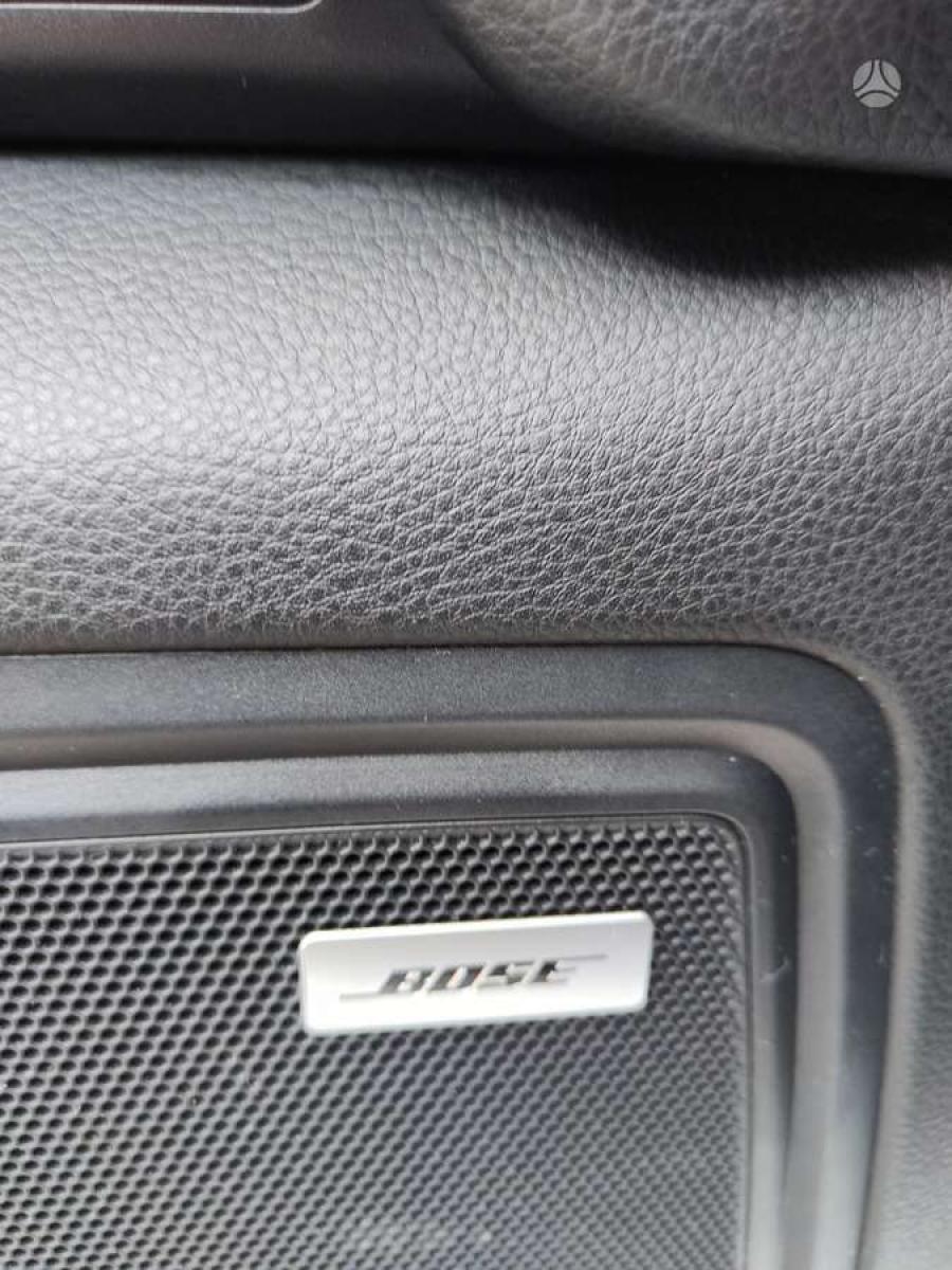 White Porsche Macan 2016 in Vilnius, with an engine capacity of 3.00 L and mileage of 112 thousand km for 24950 €, photo 20 on AUTOMOTO.COM.LV