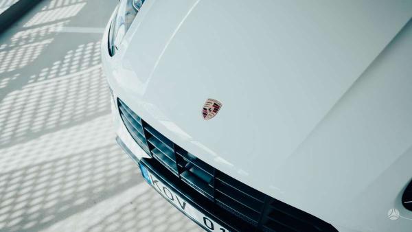 Balts Porsche Macan 2016 Viļņa, ar dzinēja tilpumu 3.60 L un nobraukumu 108 tūkst. km par 31899 €, foto 4 vietnē AUTOMOTO.COM.LV
