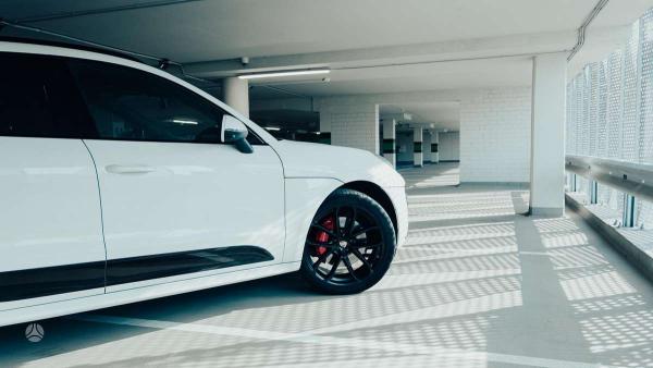 Balts Porsche Macan 2016 Viļņa, ar dzinēja tilpumu 3.60 L un nobraukumu 108 tūkst. km par 31899 €, foto 6 vietnē AUTOMOTO.COM.LV