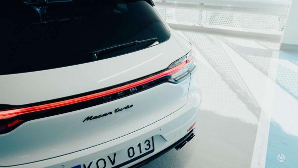 Balts Porsche Macan 2016 Viļņa, ar dzinēja tilpumu 3.60 L un nobraukumu 108 tūkst. km par 31899 €, foto 7 vietnē AUTOMOTO.COM.LV