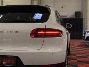 Balts Porsche Macan 2016 Viļņa, ar dzinēja tilpumu 1.98 L un nobraukumu 190 tūkst. km par 18790 €, foto 9 vietnē AUTOMOTO.COM.LV