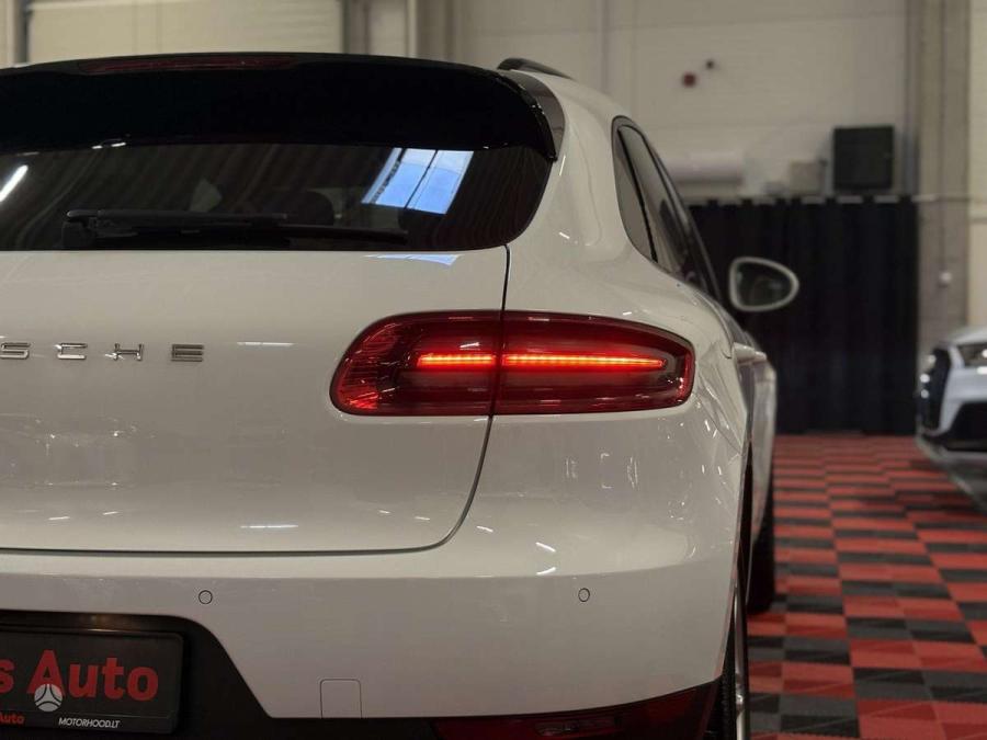 Balts Porsche Macan 2016 Viļņa, ar dzinēja tilpumu 1.98 L un nobraukumu 190 tūkst. km par 18790 €, foto 9 vietnē AUTOMOTO.COM.LV