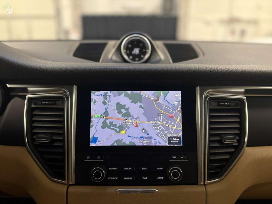 Balts Porsche Macan 2016 Viļņa, ar dzinēja tilpumu 1.98 L un nobraukumu 190 tūkst. km par 18790 €, foto 23 vietnē AUTOMOTO.COM.LV