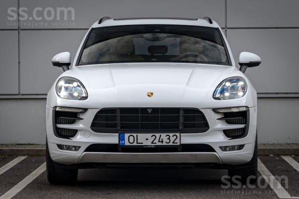 White Porsche Macan 2016 in Riga, with an engine capacity of 3.00 L and mileage of 118 thousand km for 32500 €, photo 3 on AUTOMOTO.COM.LV