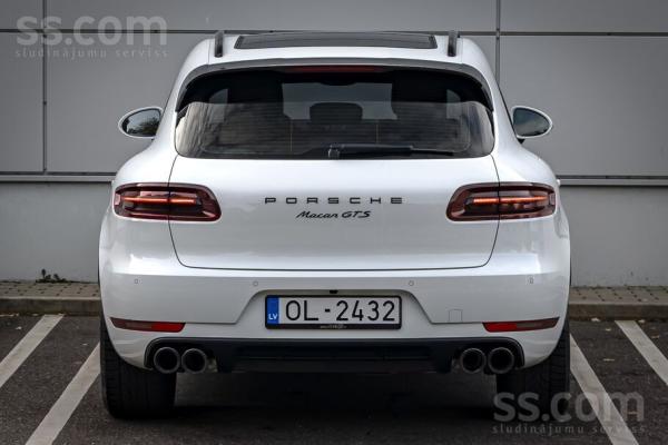 White Porsche Macan 2016 in Riga, with an engine capacity of 3.00 L and mileage of 118 thousand km for 32500 €, photo 6 on AUTOMOTO.COM.LV
