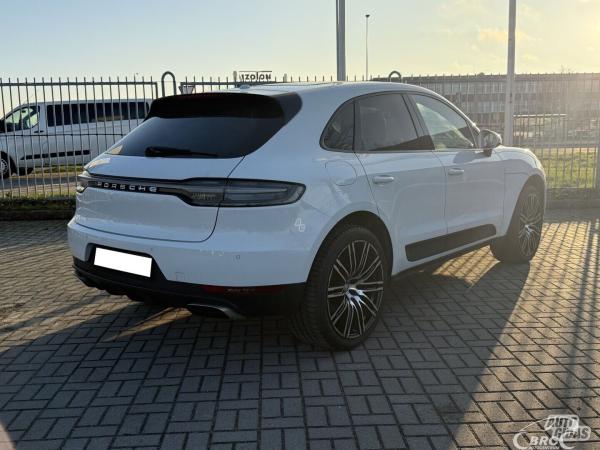 White Porsche Macan 2017 in Avizieniai, with an engine capacity of 2.00 L and mileage of 144 thousand km for 23500 €, photo 2 on AUTOMOTO.COM.LV