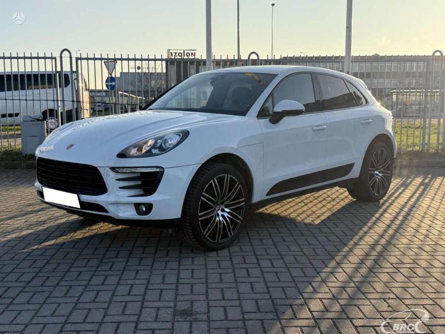 White Porsche Macan 2017 in Klaipeda, with an engine capacity of 1.98 L and mileage of 144 thousand km for 23500 €, photo 1 on AUTOMOTO.COM.LV