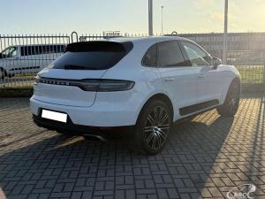 White Porsche Macan 2017 in Klaipeda, with an engine capacity of 1.98 L and mileage of 144 thousand km for 23500 €, photo 3 on AUTOMOTO.COM.LV