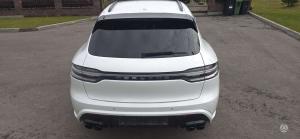 White Porsche Macan 2017 in Vilnius, with an engine capacity of 1.98 L and mileage of 138 thousand km for 29900 €, photo 6 on AUTOMOTO.COM.LV
