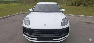 White Porsche Macan 2017 in Vilnius, with an engine capacity of 1.98 L and mileage of 138 thousand km for 29900 €, photo 18 on AUTOMOTO.COM.LV