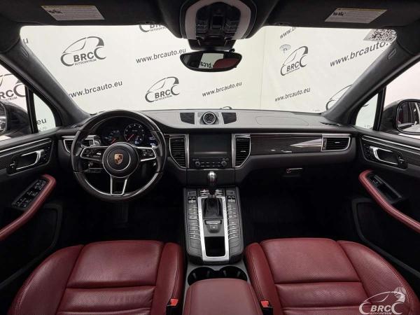 White Porsche Macan 2017 in Vilnius, with an engine capacity of 3.60 L and mileage of 61 thousand km for 31900 €, photo 4 on AUTOMOTO.COM.LV