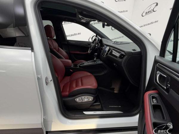 White Porsche Macan 2017 in Vilnius, with an engine capacity of 3.60 L and mileage of 61 thousand km for 31900 €, photo 5 on AUTOMOTO.COM.LV