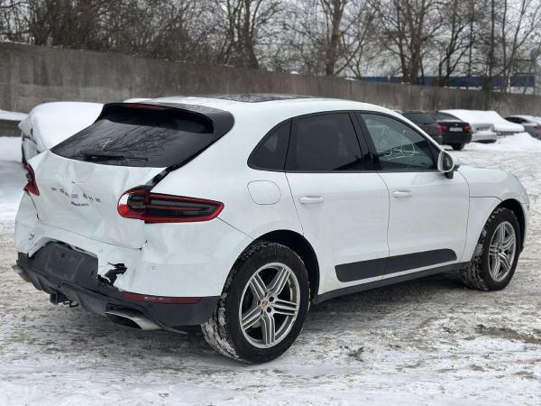 Balts Porsche Macan 2017 Viļņa, ar dzinēja tilpumu 1.98 L un nobraukumu 108 tūkst. km par 22200 €, foto 6 vietnē AUTOMOTO.COM.LV