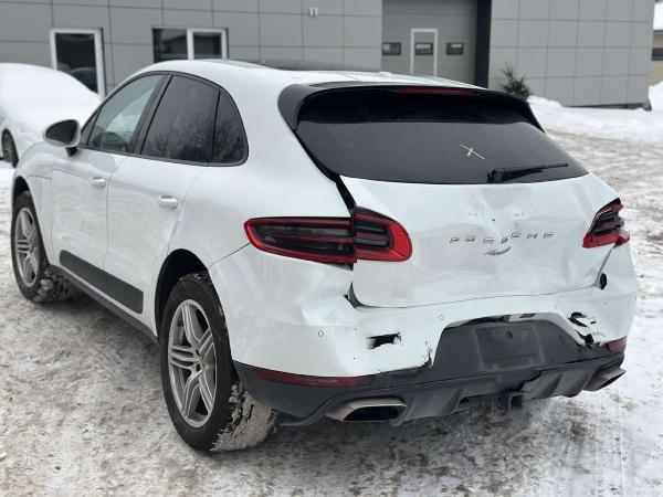 Balts Porsche Macan 2017 Viļņa, ar dzinēja tilpumu 1.98 L un nobraukumu 108 tūkst. km par 22200 €, foto 8 vietnē AUTOMOTO.COM.LV