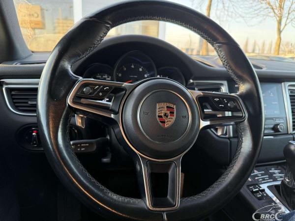 White Porsche Macan 2017 in Klaipeda, with an engine capacity of 1.98 L and mileage of 144 thousand km for 21900 €, photo 9 on AUTOMOTO.COM.LV