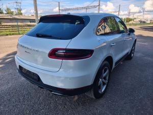 Balts Porsche Macan 2017 Šauļi, ar dzinēja tilpumu 2.00 L un nobraukumu 212 tūkst. km par 20700 €, foto 5 vietnē AUTOMOTO.COM.LV