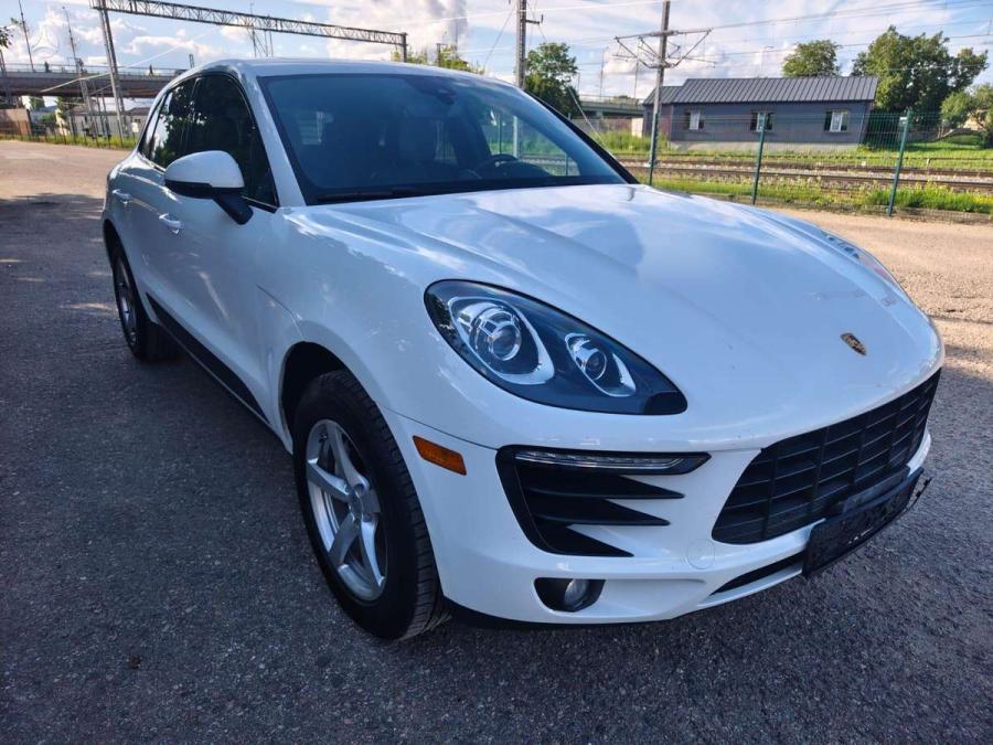 Balts Porsche Macan 2017 Šauļi, ar dzinēja tilpumu 2.00 L un nobraukumu 212 tūkst. km par 20700 €, foto 4 vietnē AUTOMOTO.COM.LV