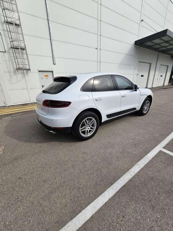 Balts Porsche Macan 2017 Klaipėda, ar dzinēja tilpumu 1.98 L un nobraukumu 199 tūkst. km par 19900 €, foto 3 vietnē AUTOMOTO.COM.LV