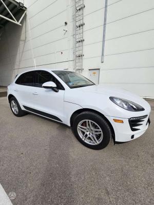 White Porsche Macan 2017 in Klaipeda, with an engine capacity of 1.98 L and mileage of 199 thousand km for 19900 €, photo 7 on AUTOMOTO.COM.LV