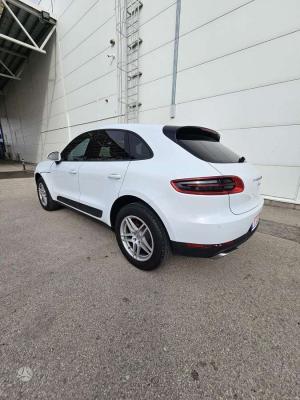 White Porsche Macan 2017 in Klaipeda, with an engine capacity of 1.98 L and mileage of 199 thousand km for 19900 €, photo 12 on AUTOMOTO.COM.LV