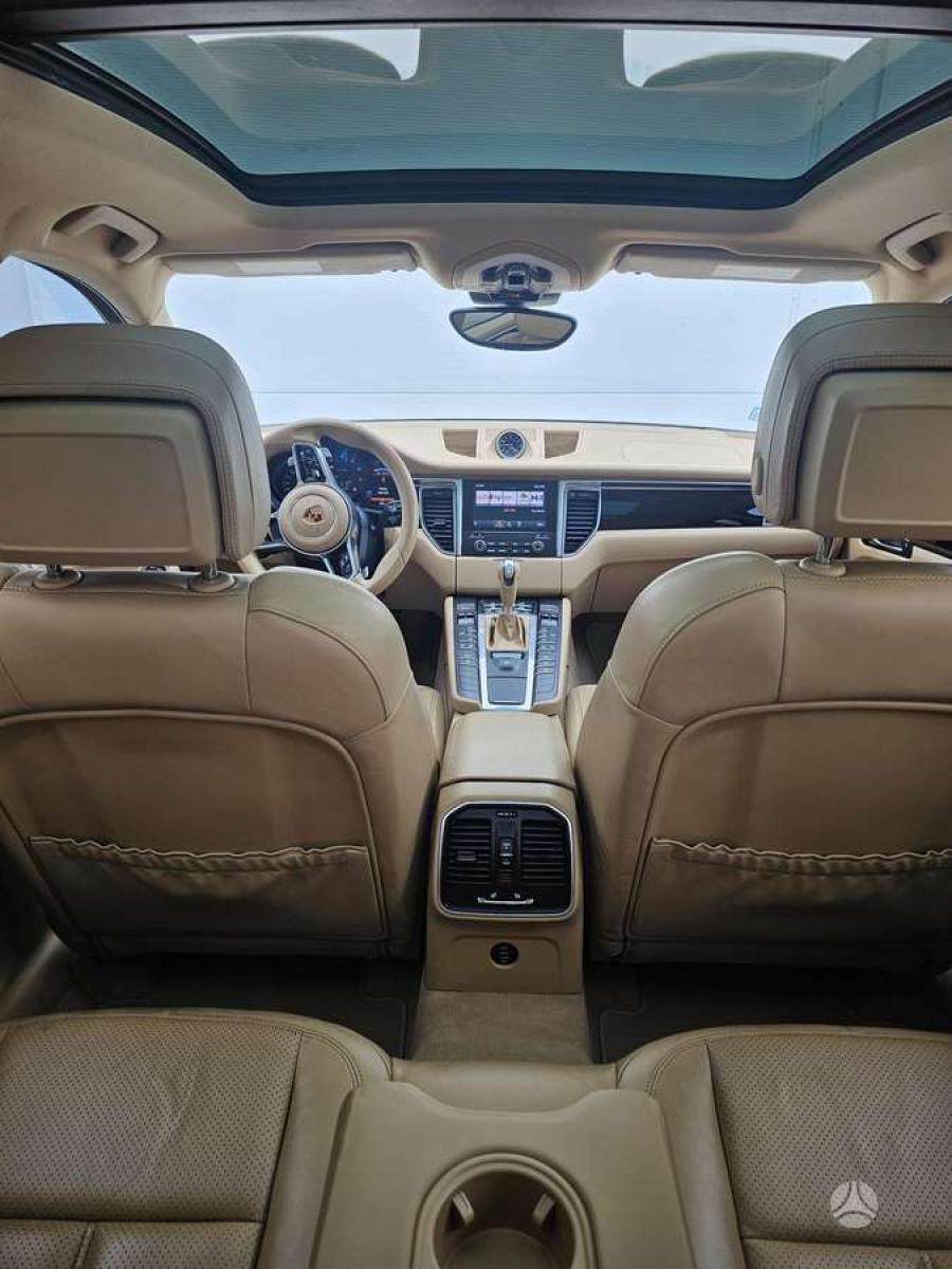White Porsche Macan 2017 in Klaipeda, with an engine capacity of 1.98 L and mileage of 199 thousand km for 19900 €, photo 13 on AUTOMOTO.COM.LV