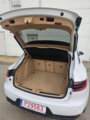 White Porsche Macan 2017 in Klaipeda, with an engine capacity of 1.98 L and mileage of 199 thousand km for 19900 €, photo 14 on AUTOMOTO.COM.LV