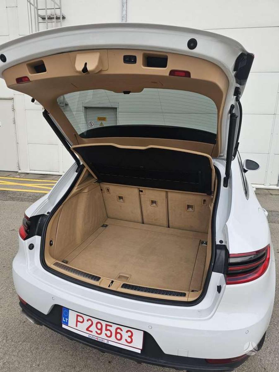 White Porsche Macan 2017 in Klaipeda, with an engine capacity of 1.98 L and mileage of 199 thousand km for 19900 €, photo 14 on AUTOMOTO.COM.LV