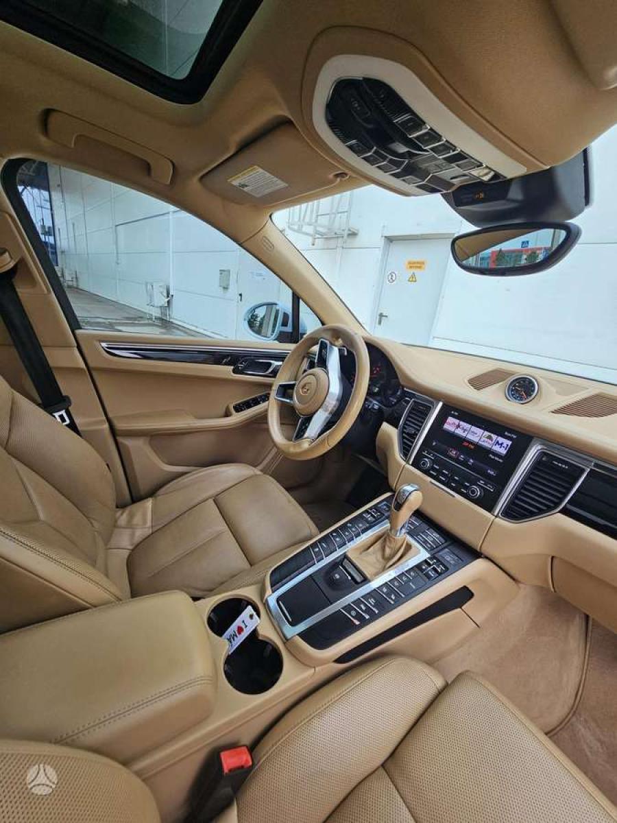 White Porsche Macan 2017 in Klaipeda, with an engine capacity of 1.98 L and mileage of 199 thousand km for 19900 €, photo 16 on AUTOMOTO.COM.LV