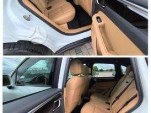 White Porsche Macan 2017 in Siauliai, with an engine capacity of 3.00 L and mileage of 190 thousand km for 22900 €, photo 10 on AUTOMOTO.COM.LV