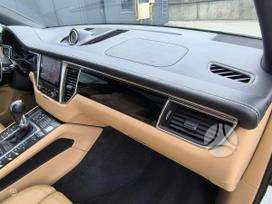 White Porsche Macan 2017 in Siauliai, with an engine capacity of 3.00 L and mileage of 190 thousand km for 22900 €, photo 13 on AUTOMOTO.COM.LV