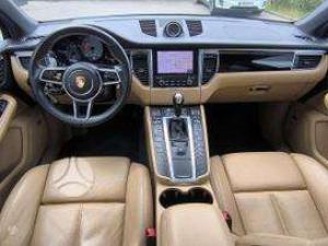 White Porsche Macan 2017 in Siauliai, with an engine capacity of 3.00 L and mileage of 190 thousand km for 22900 €, photo 14 on AUTOMOTO.COM.LV