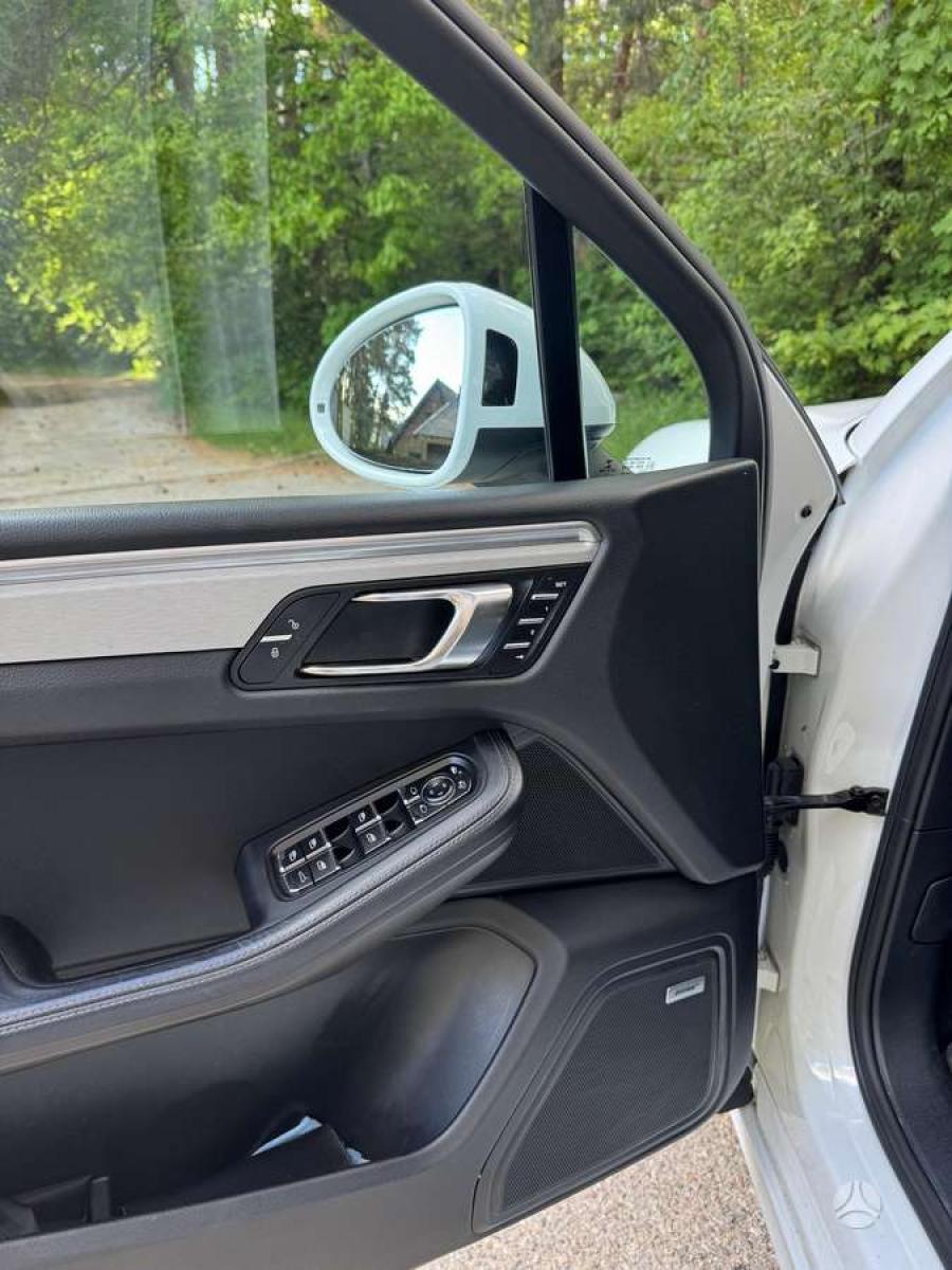 Balts Porsche Macan 2017 Viļņa, ar dzinēja tilpumu 3.00 L un nobraukumu 88 tūkst. km par 29700 €, foto 14 vietnē AUTOMOTO.COM.LV