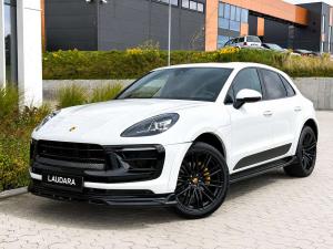 White Porsche Macan 2017 in Vilnius, with an engine capacity of 1.98 L and mileage of 226 thousand km for 29900 €, photo  on AUTOMOTO.COM.LV