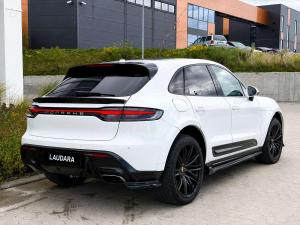 White Porsche Macan 2017 in Vilnius, with an engine capacity of 1.98 L and mileage of 226 thousand km for 29900 €, photo 9 on AUTOMOTO.COM.LV