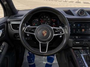 White Porsche Macan 2017 in Vilnius, with an engine capacity of 1.98 L and mileage of 226 thousand km for 29900 €, photo 29 on AUTOMOTO.COM.LV