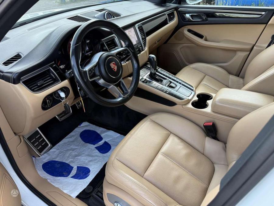 Balts Porsche Macan 2017 Viļņa, ar dzinēja tilpumu 1.98 L un nobraukumu 136 tūkst. km par 21499 €, foto 6 vietnē AUTOMOTO.COM.LV
