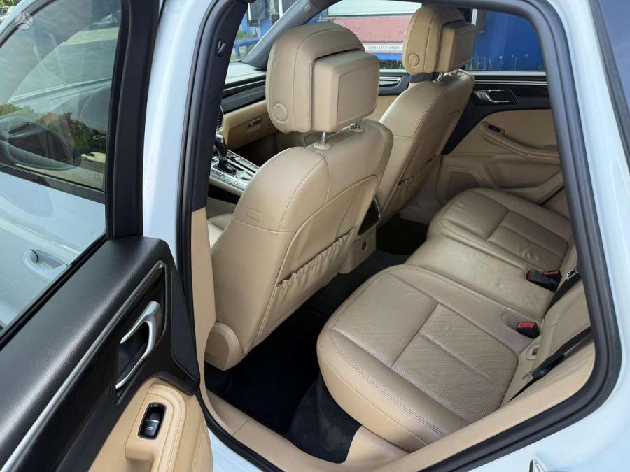 Balts Porsche Macan 2017 Viļņa, ar dzinēja tilpumu 1.98 L un nobraukumu 136 tūkst. km par 21499 €, foto 9 vietnē AUTOMOTO.COM.LV