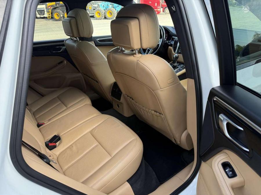 Balts Porsche Macan 2017 Viļņa, ar dzinēja tilpumu 1.98 L un nobraukumu 136 tūkst. km par 21499 €, foto 11 vietnē AUTOMOTO.COM.LV