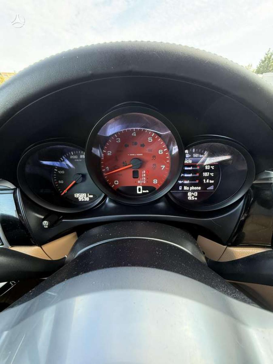 Balts Porsche Macan 2017 Viļņa, ar dzinēja tilpumu 1.98 L un nobraukumu 136 tūkst. km par 21499 €, foto 15 vietnē AUTOMOTO.COM.LV